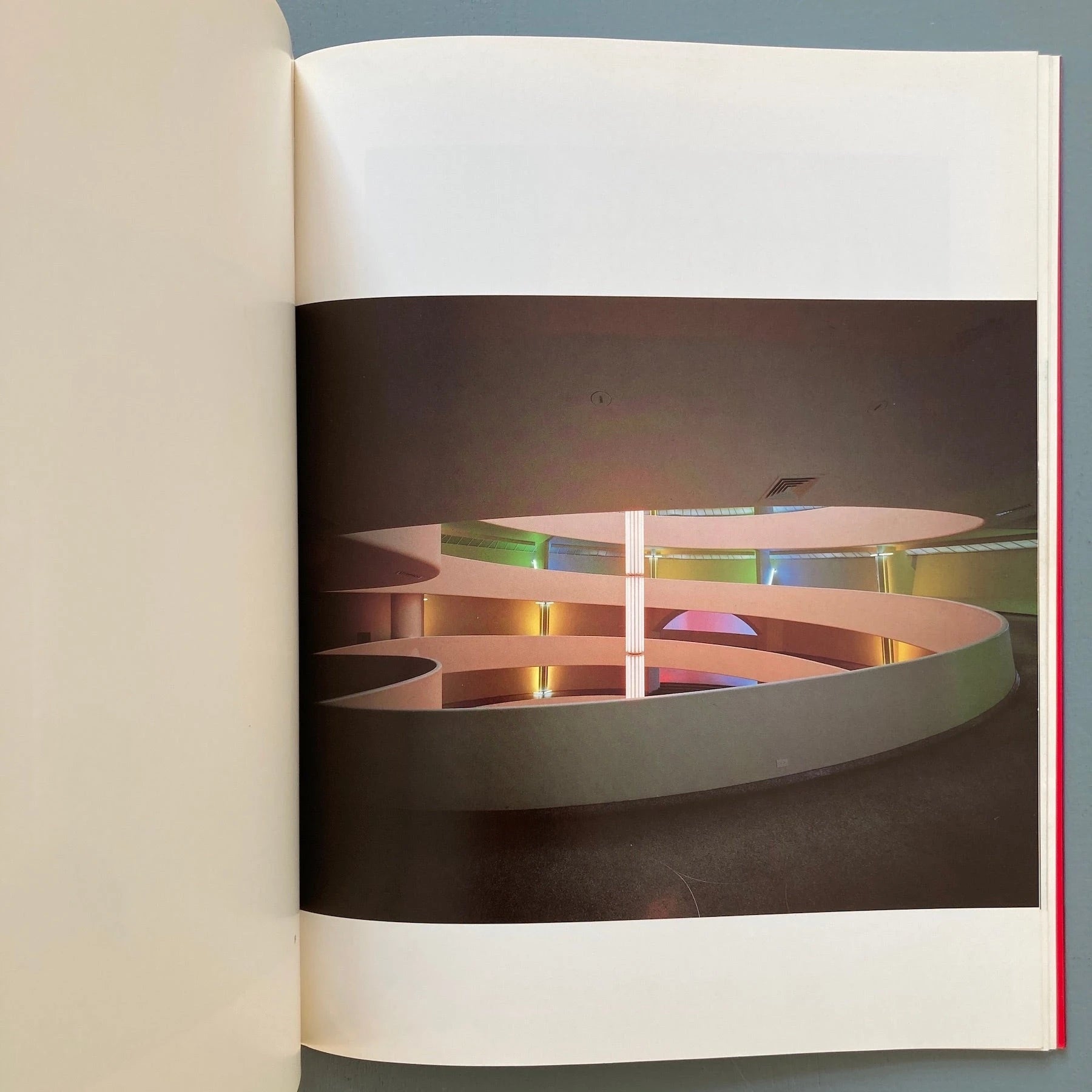 Dan Flavin - Installationen in Fluoreszierendem Licht - Saint-Martin ...