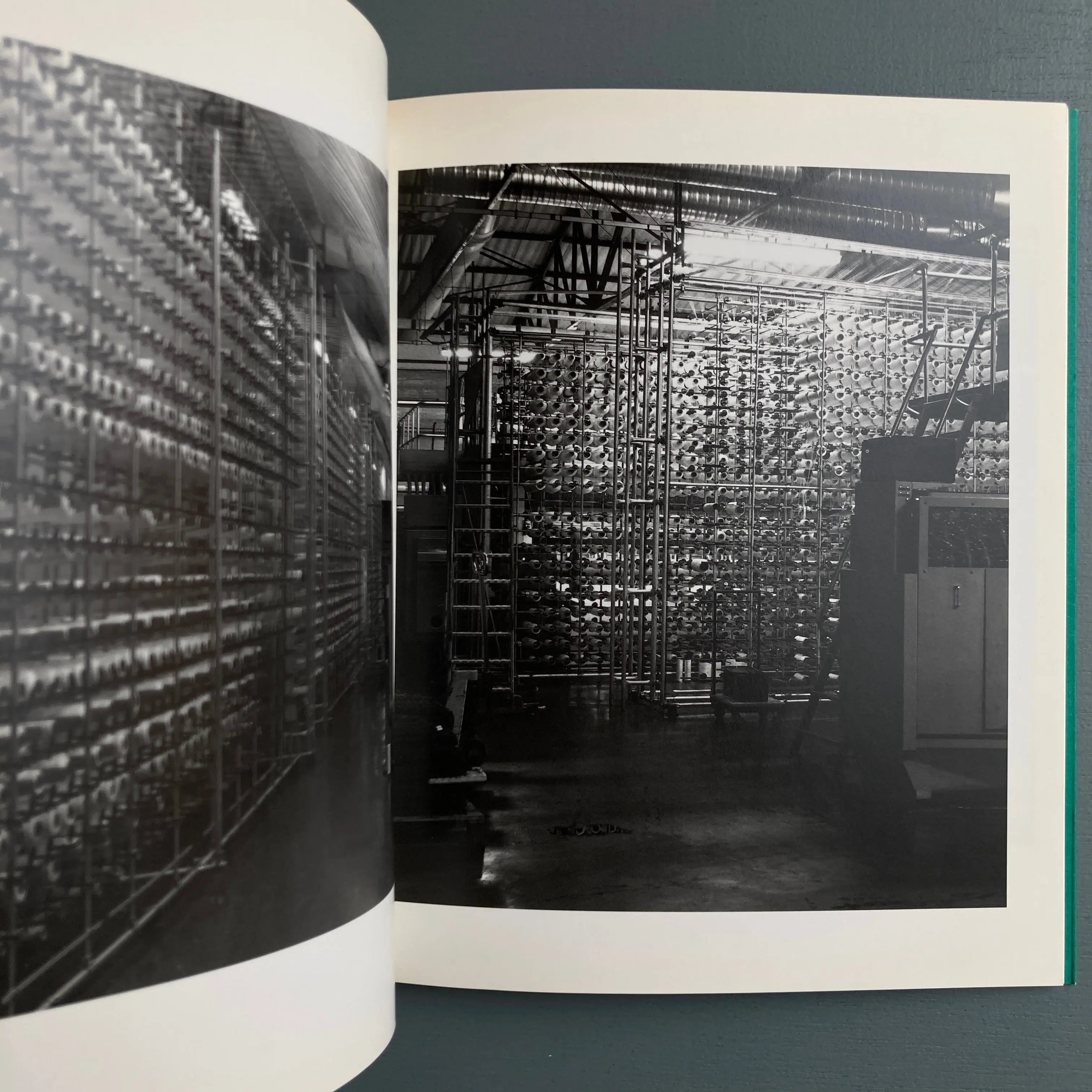 James Welling - Usines de dentelle - Le Channel 1993 - Saint-Martin ...