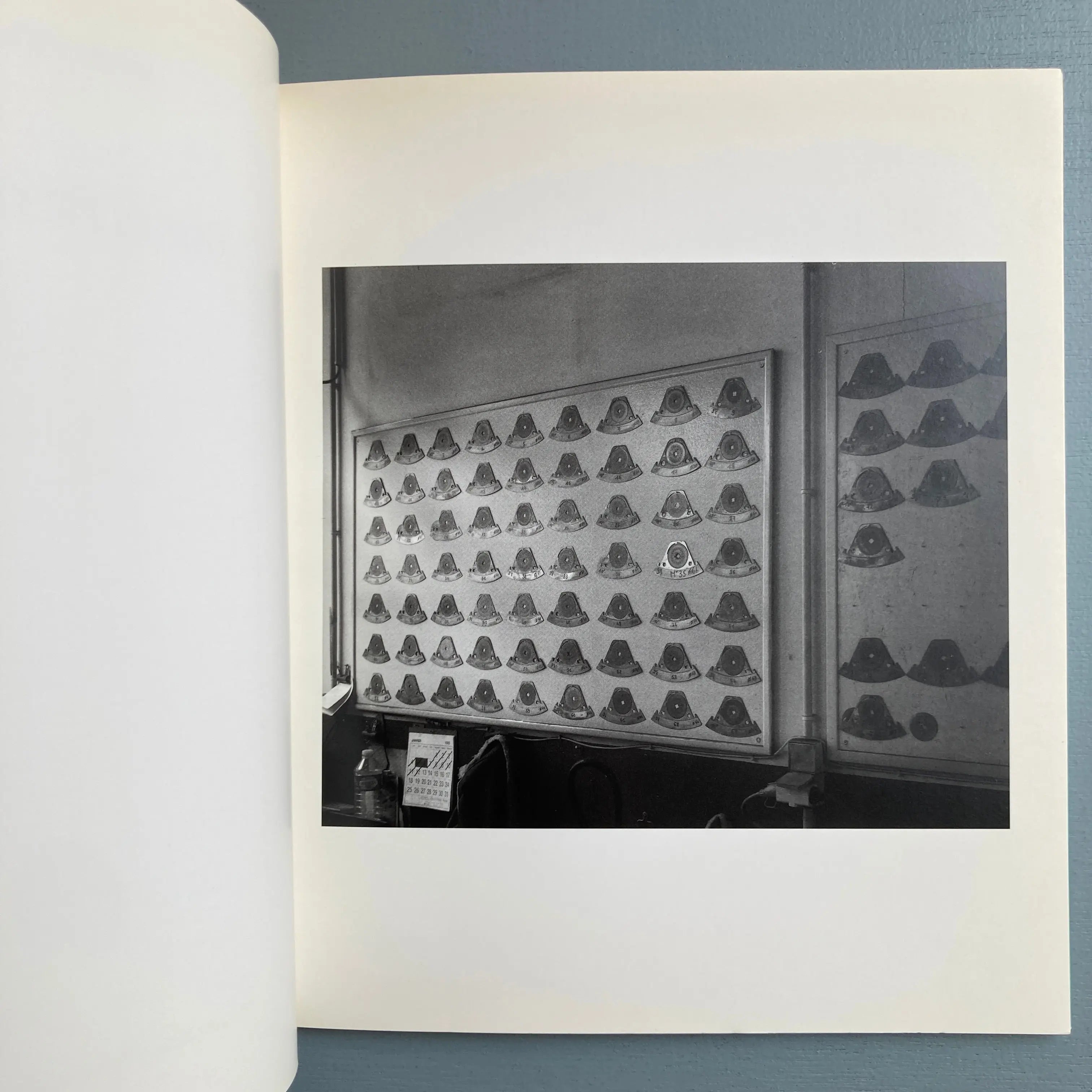 James Welling - Usines de dentelle - Le Channel 1993 - Saint-Martin ...