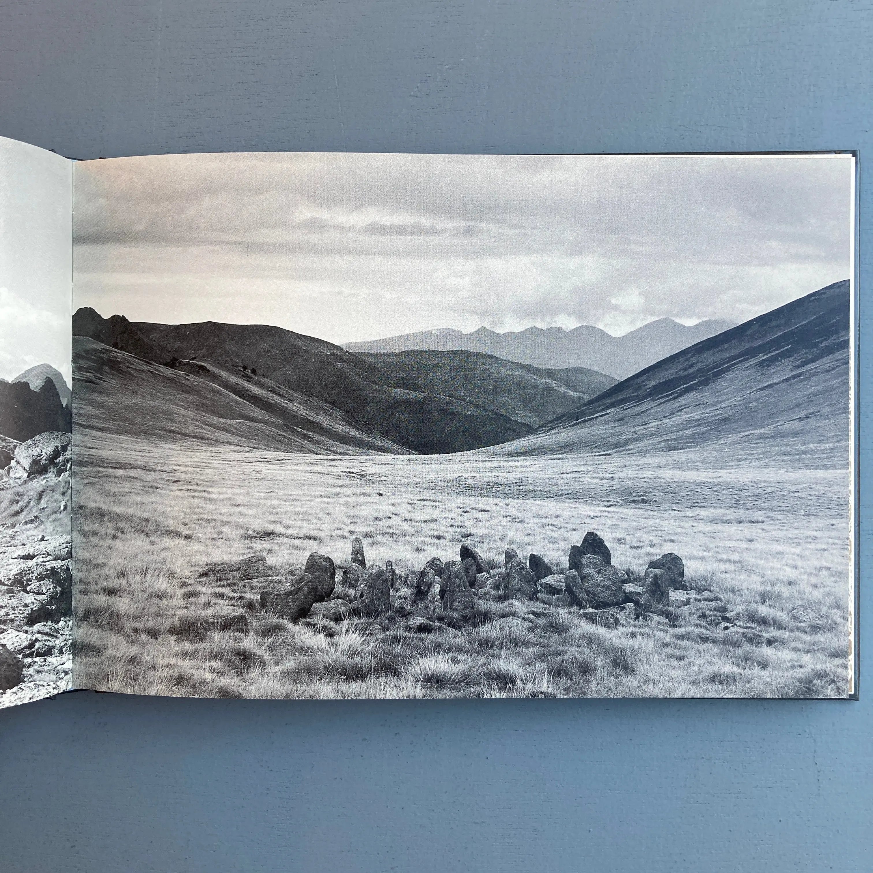 Richard Long - Stone Waters Miles - Musée Rath 1987 - Saint-Martin Bookshop