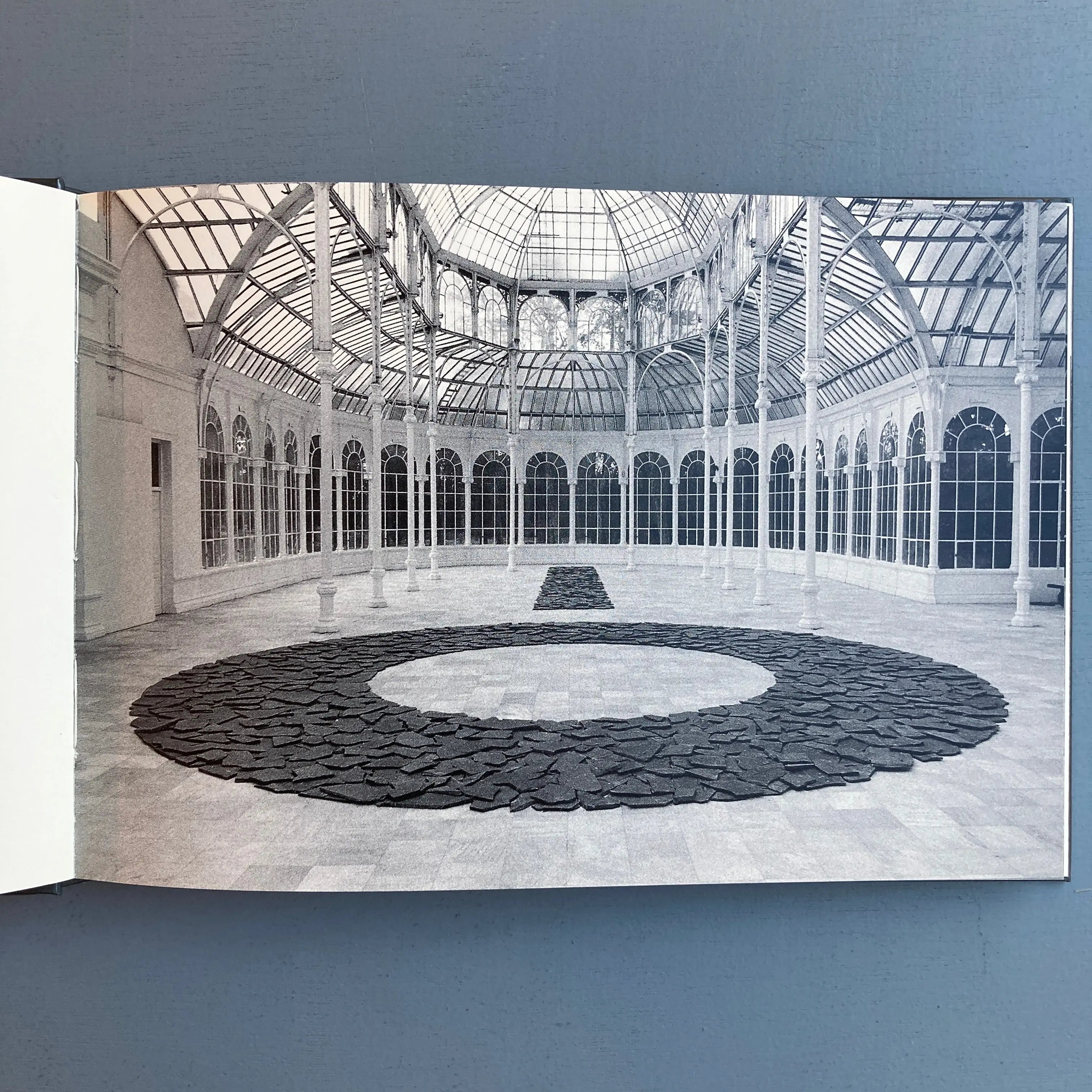 Richard Long - Stone Waters Miles - Musée Rath 1987 - Saint-Martin Bookshop