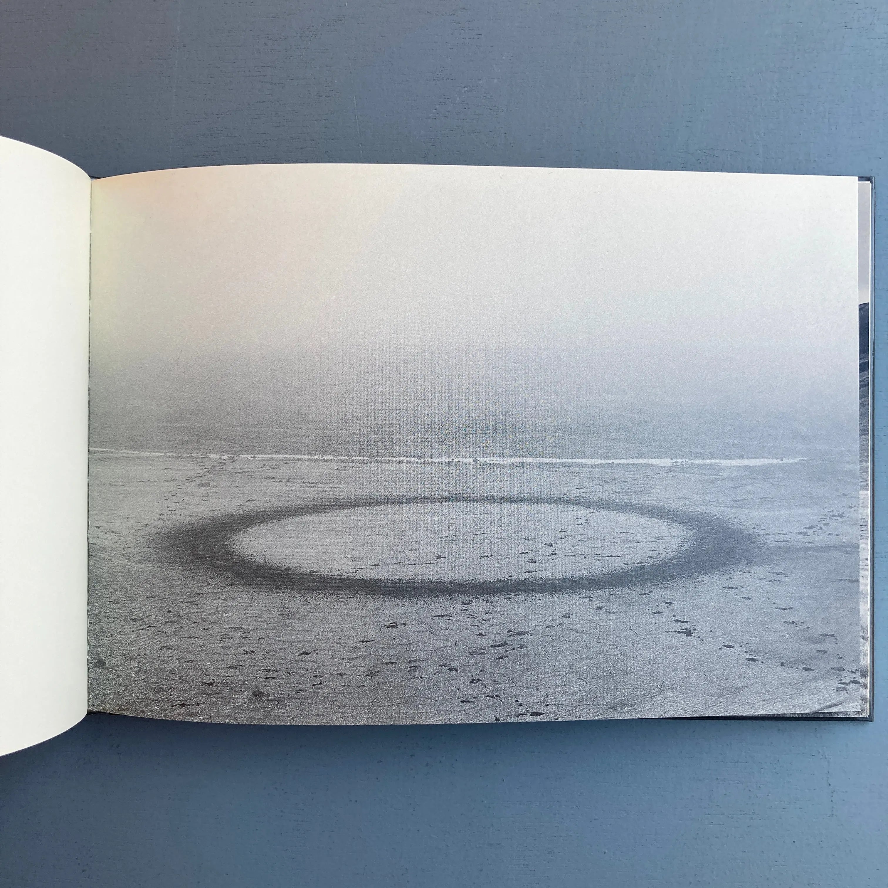 Richard Long - Stone Waters Miles - Musée Rath 1987 - Saint-Martin Bookshop